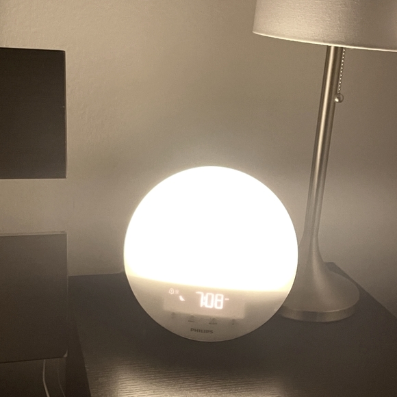Philips | Other | Philips Hf352 Wake Up Light Alarm Sunrise Simulation ...